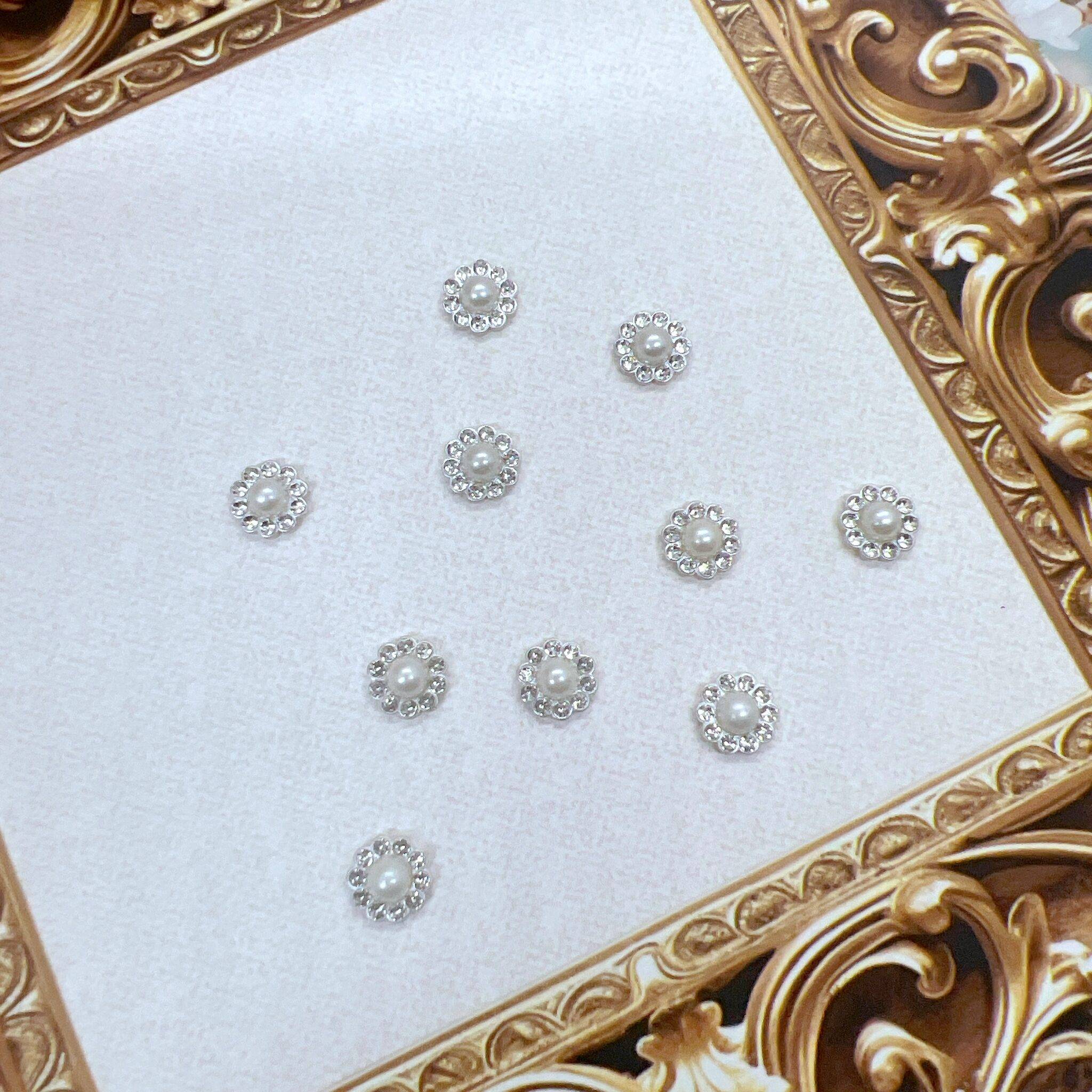 White Resin Flower Embellishments | Decor8yourlife.com